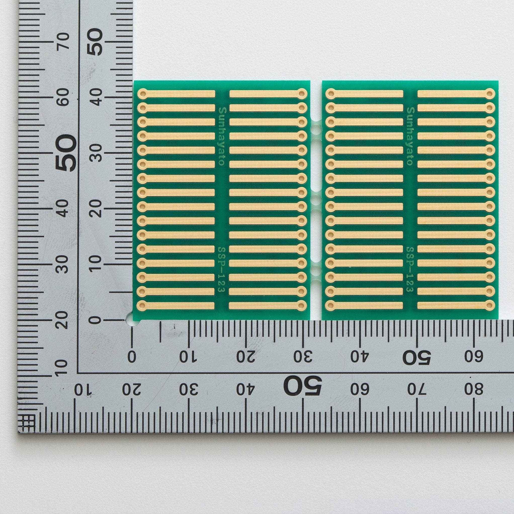 SOP IC conversion board (1.27mm pitch / Max.32 pins) (SSP-123) — サンハヤト ...